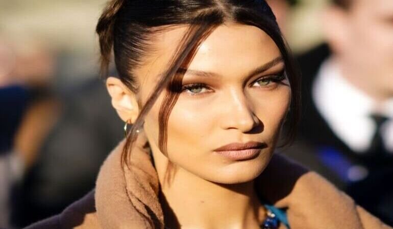 "Ramadan Mubarak" Greeting From Bella Hadid - IPin Pakistan